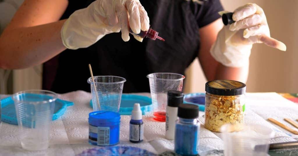 How to Make Resin Art With Molds - Fluid Texture Art - Love Acrylic ...