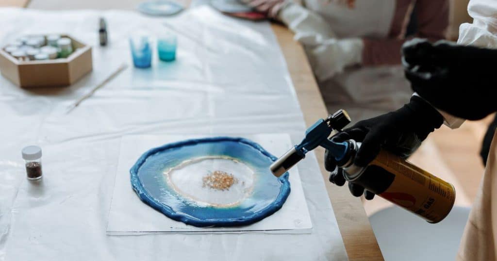 How to Make Resin Art With Molds - Fluid Texture Art - Love Acrylic ...